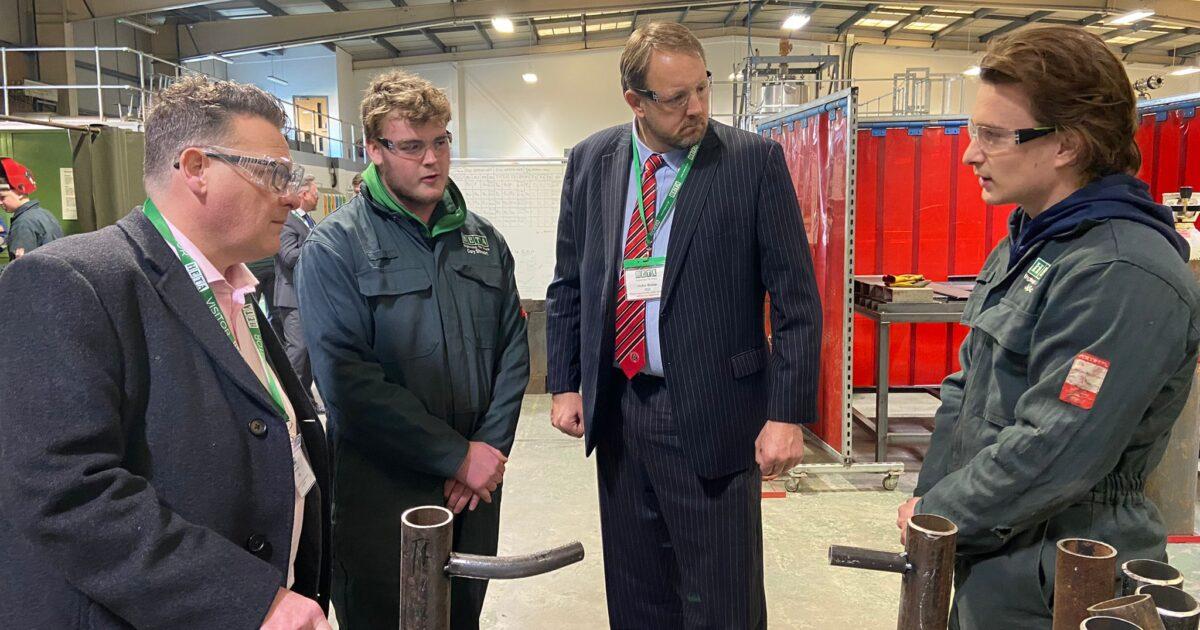 Shadow Minister for Further Education and Skills visits East Hull ...